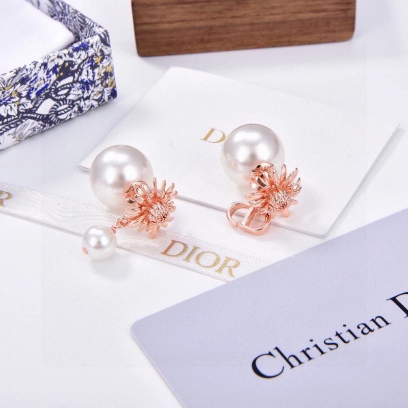 Low-cost Christian Dior Earrings