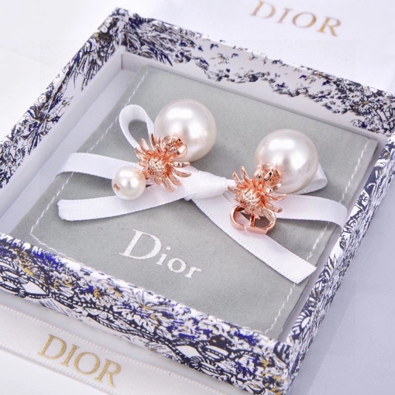 Low-cost Christian Dior Earrings