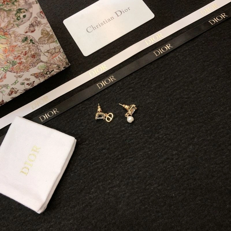 Inexpensive Christian Dior Earrings