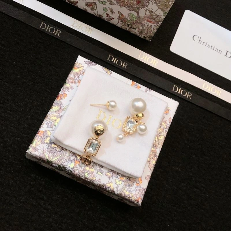Legit Christian Dior Earrings