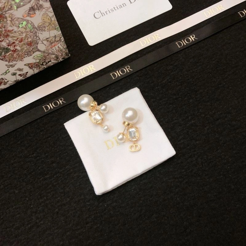Legit Christian Dior Earrings