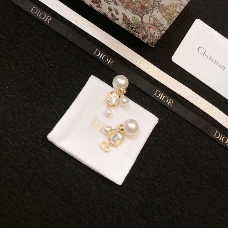 Legit Christian Dior Earrings