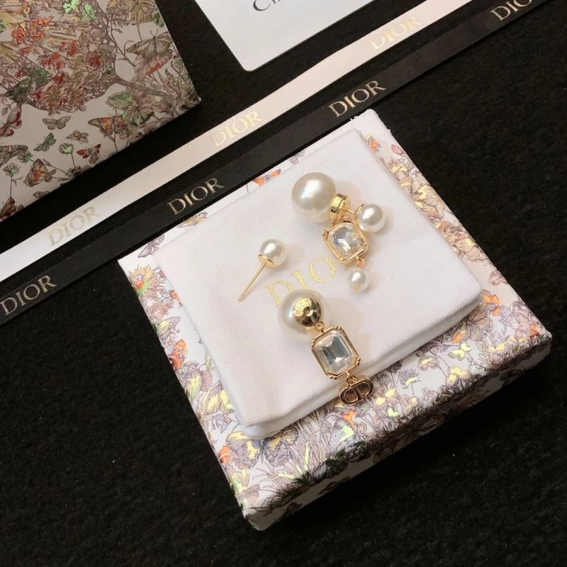 Legit Christian Dior Earrings