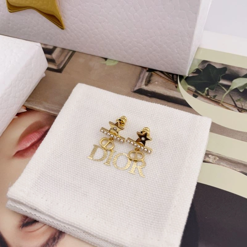 Top match Christian Dior Earrings