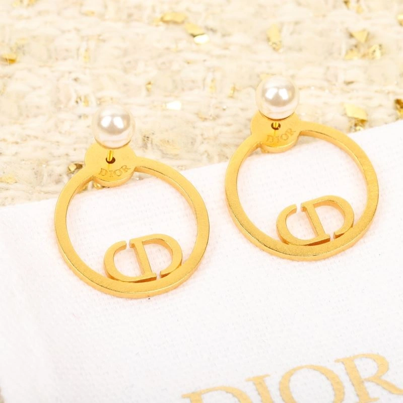 Top match Christian Dior Earrings