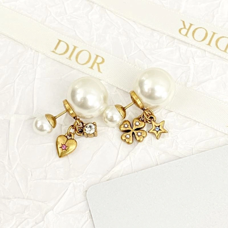 Cut-rate Christian Dior Earrings