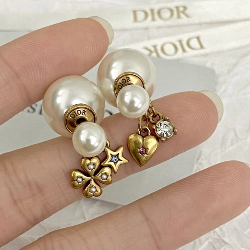 Cut-rate Christian Dior Earrings