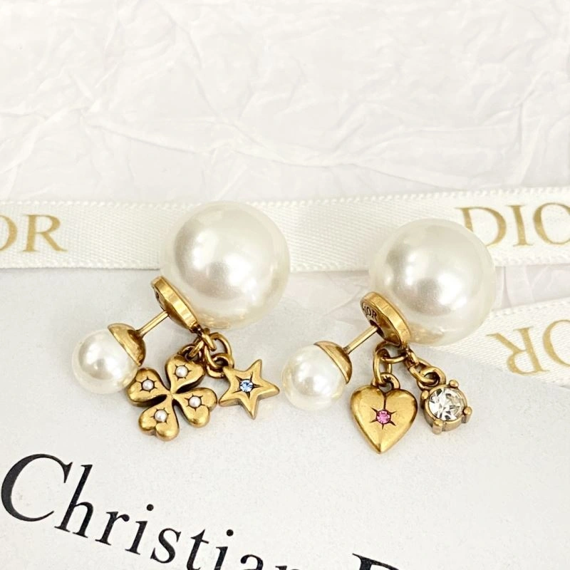 Cut-rate Christian Dior Earrings