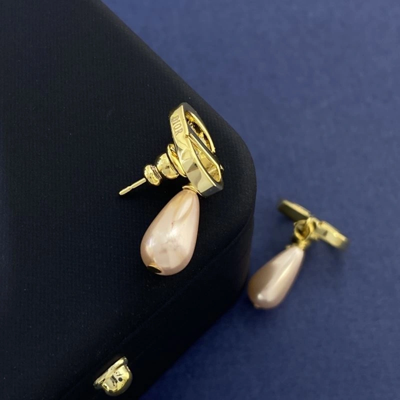 Indistinguishable Christian Dior Earrings