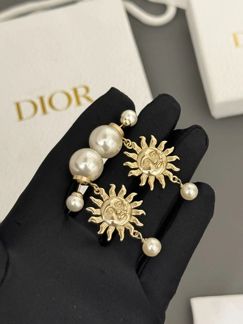 High fidelity Christian Dior Earrings