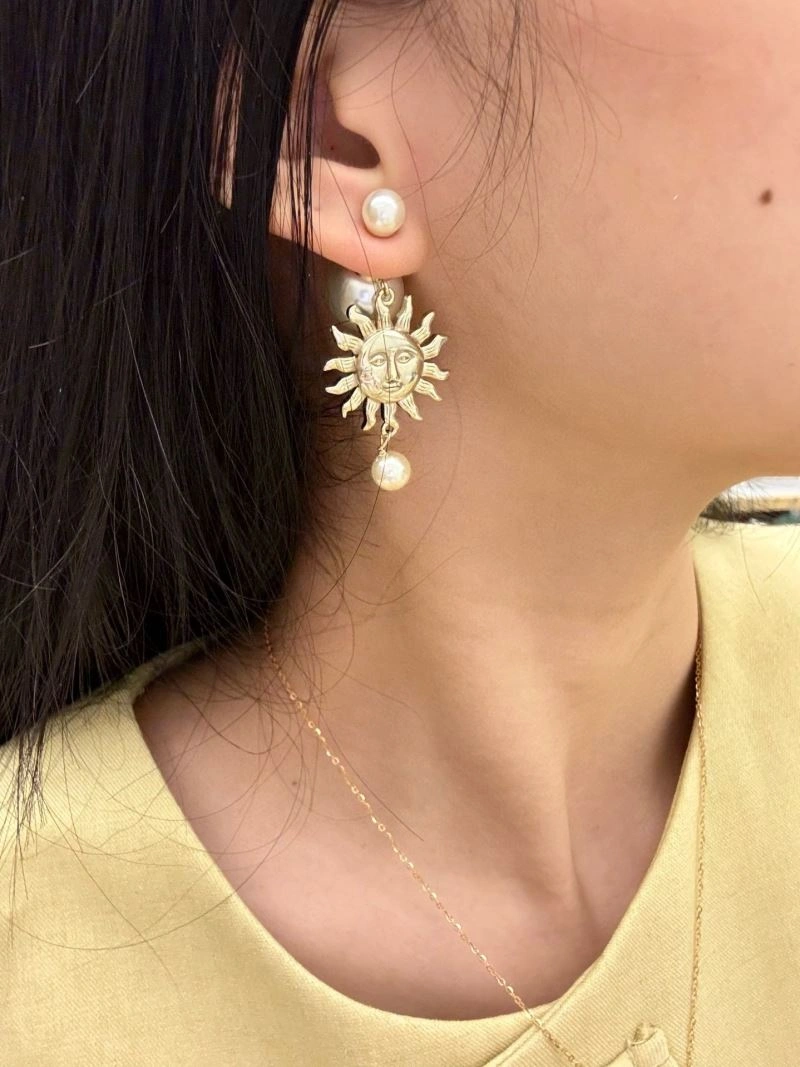 High fidelity Christian Dior Earrings