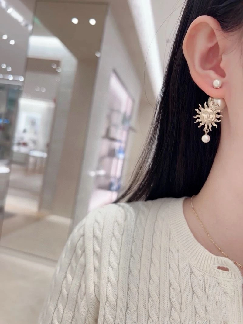 High fidelity Christian Dior Earrings