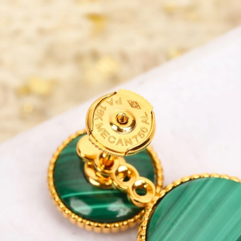 High accuracy Christian Dior Earrings