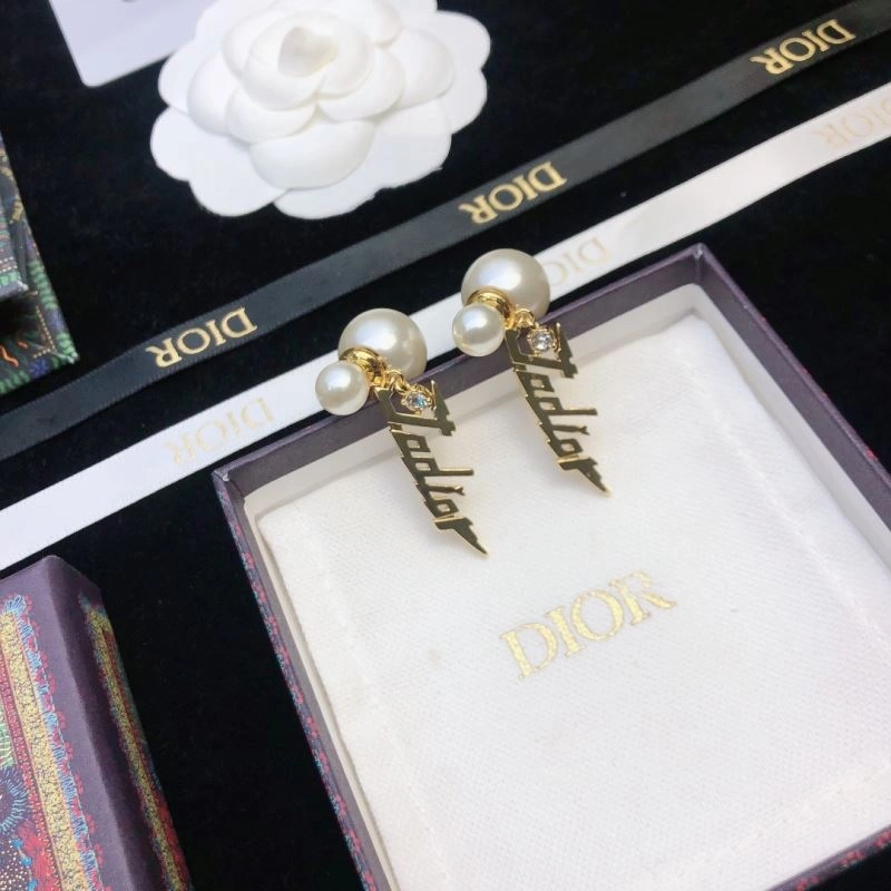 Cut-rate Christian Dior Earrings