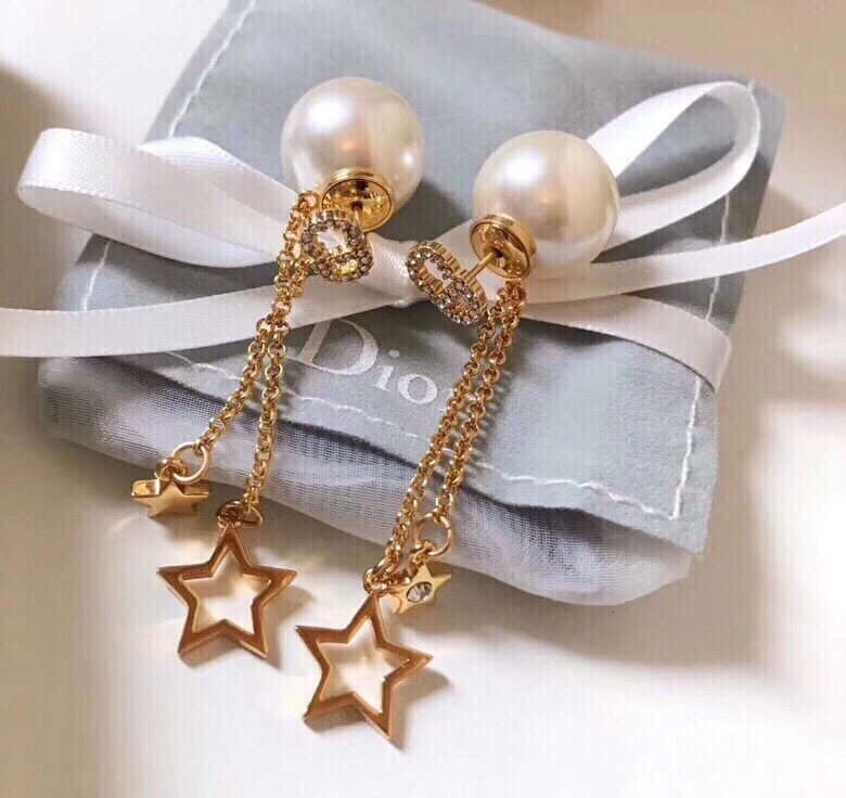 Legit Christian Dior Earrings