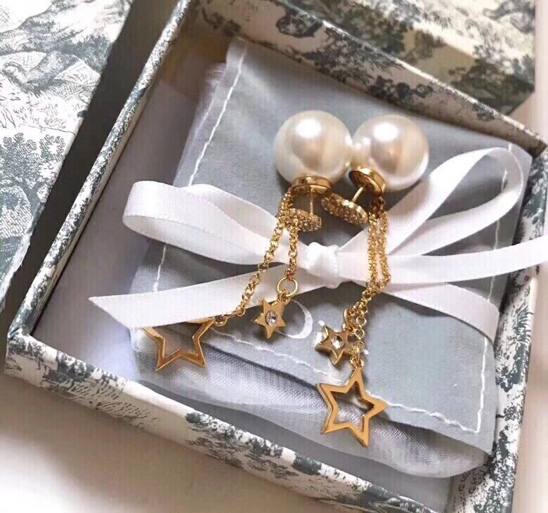 Legit Christian Dior Earrings