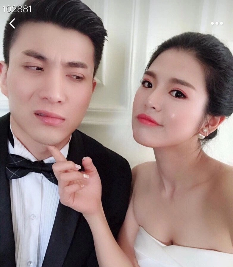 Accurate model Christian Dior Earrings