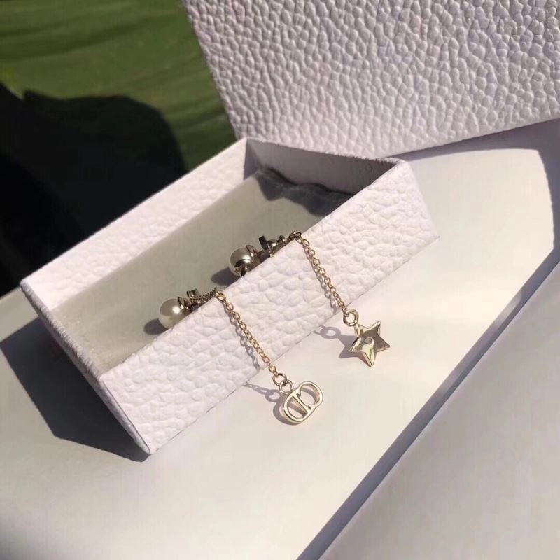 Low-cost Christian Dior Earrings