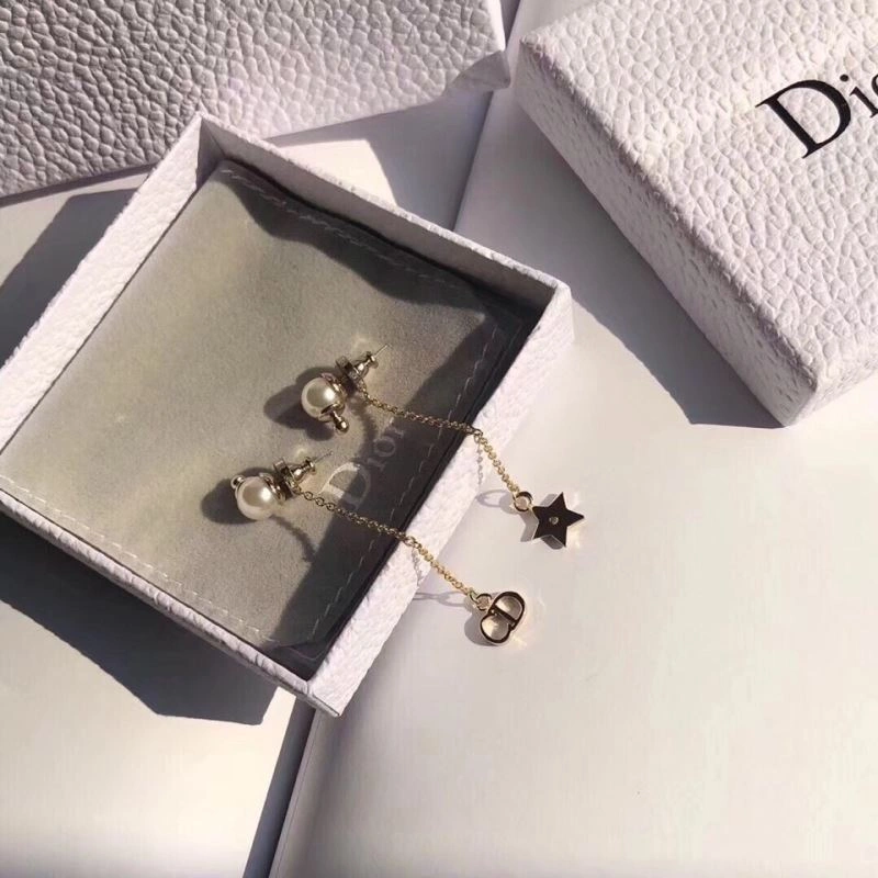 Low-cost Christian Dior Earrings