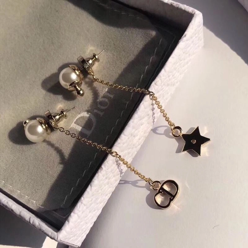 Low-cost Christian Dior Earrings