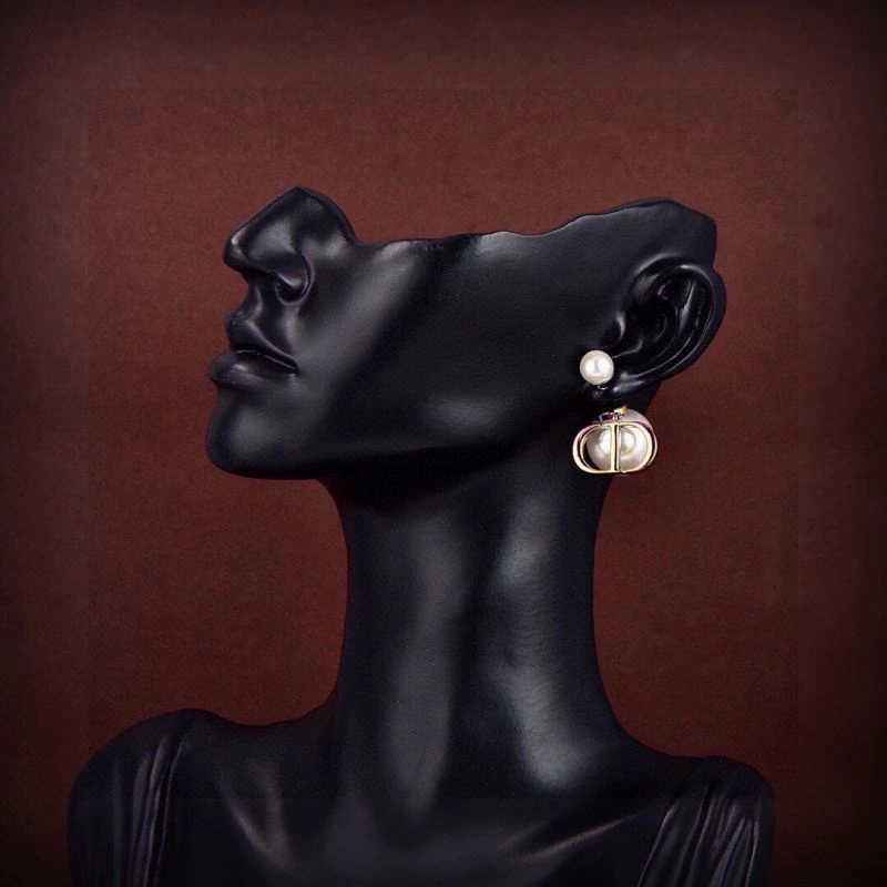 Indistinguishable Christian Dior Earrings