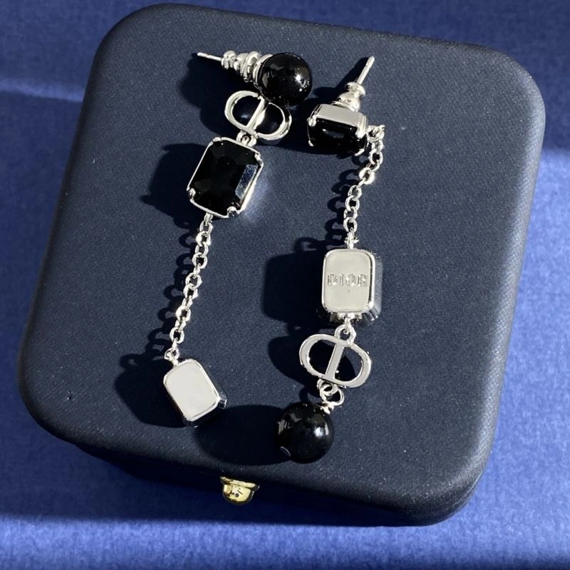 Top match Christian Dior Earrings