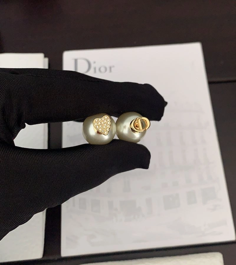 Legit Christian Dior Earrings