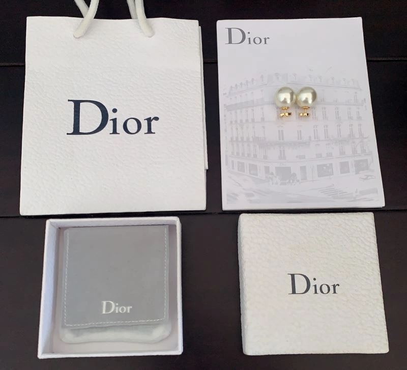 Legit Christian Dior Earrings