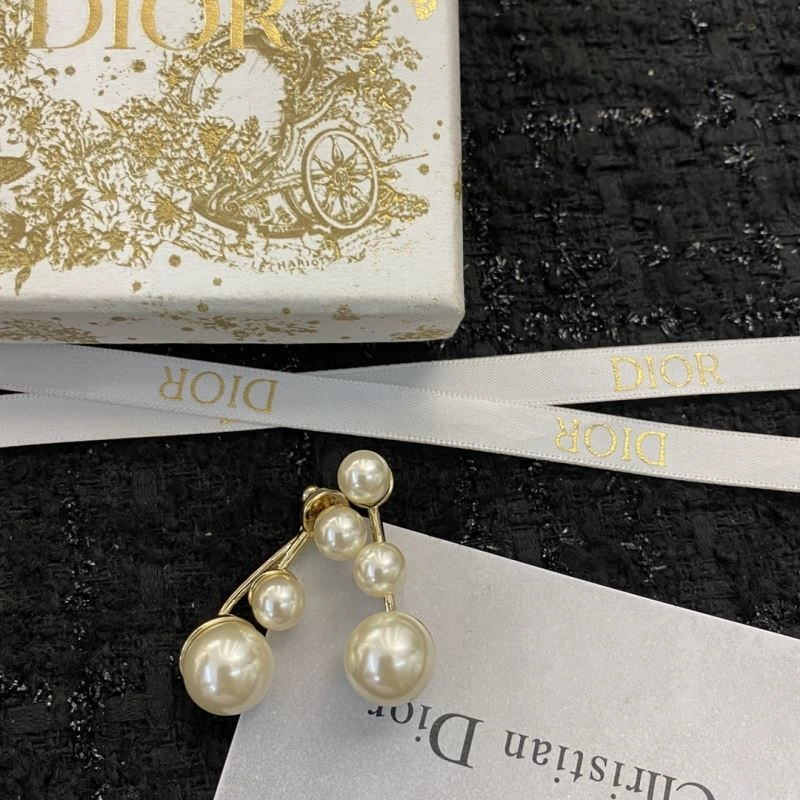 Bargain Christian Dior Earrings