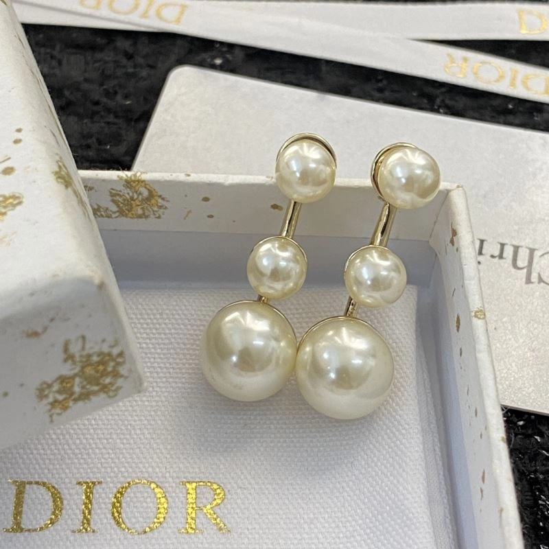 Bargain Christian Dior Earrings