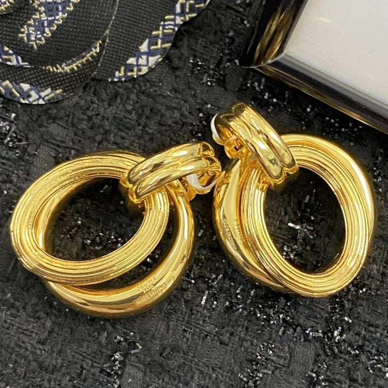 Cut-rate Christian Dior Earrings