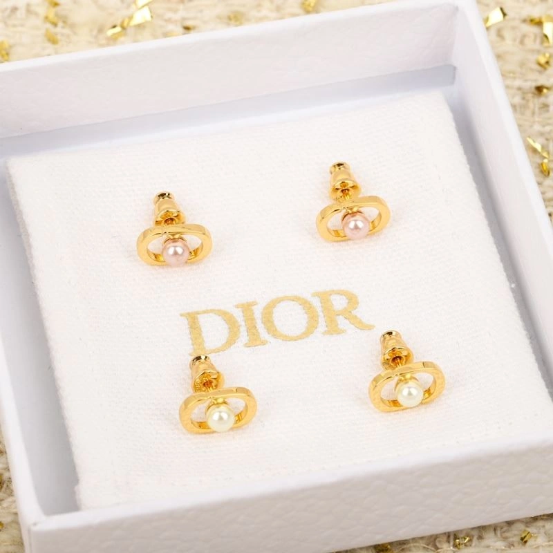 Top match Christian Dior Earrings