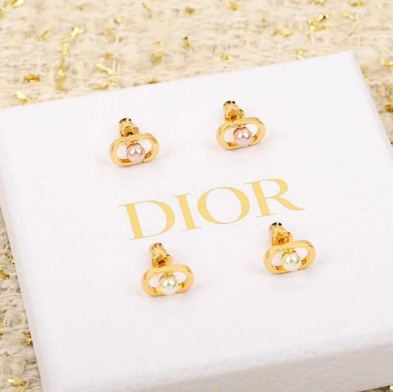 Top match Christian Dior Earrings