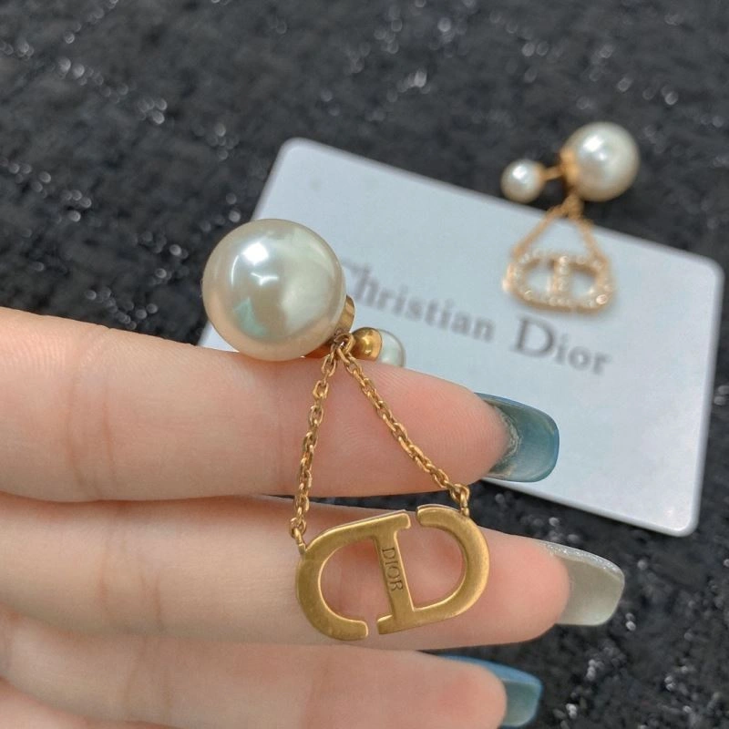 Indistinguishable Christian Dior Earrings