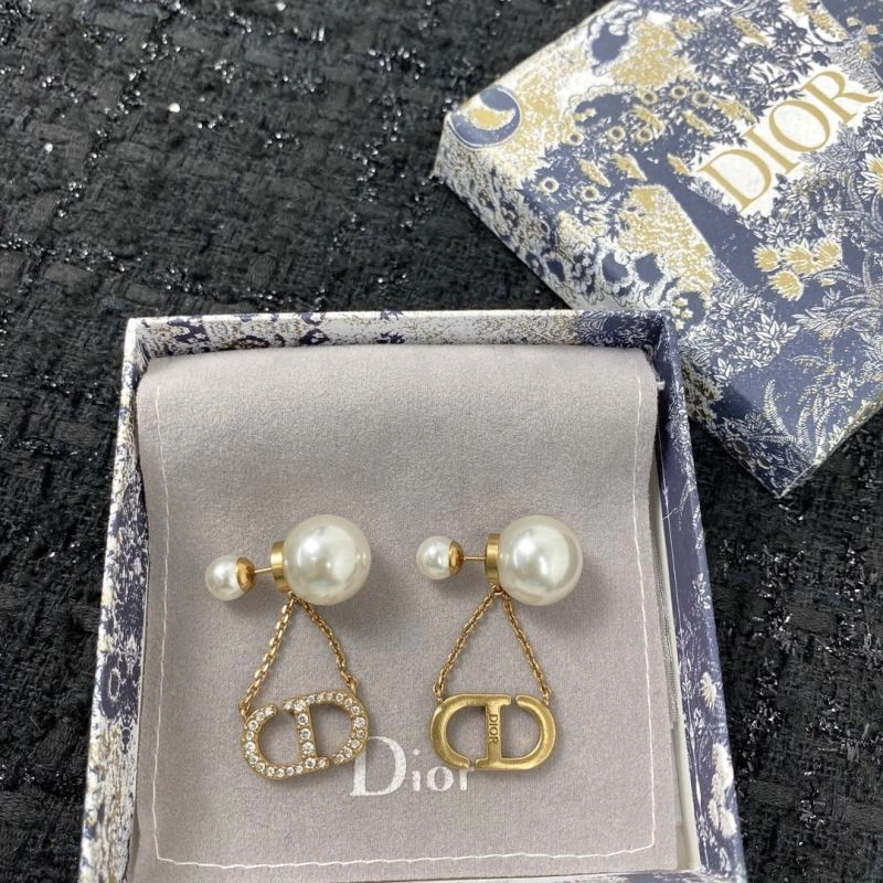Indistinguishable Christian Dior Earrings