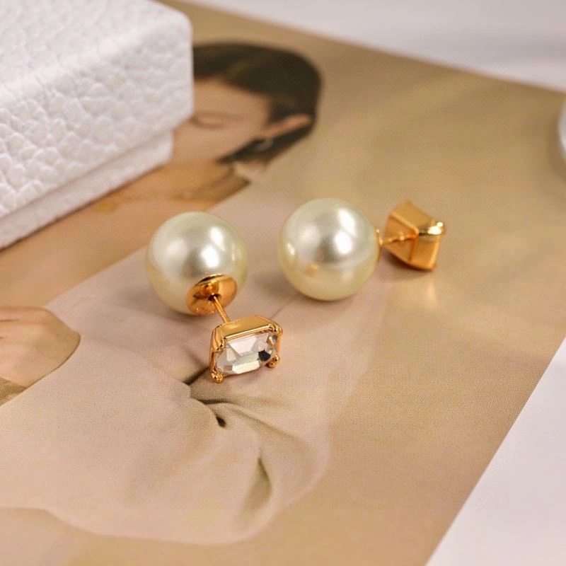 High accuracy Christian Dior Earrings