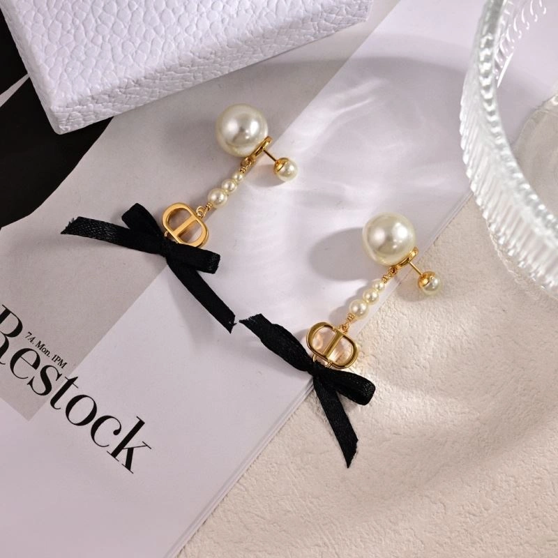 Low-cost Christian Dior Earrings