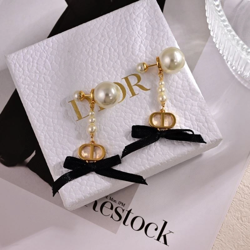 Low-cost Christian Dior Earrings