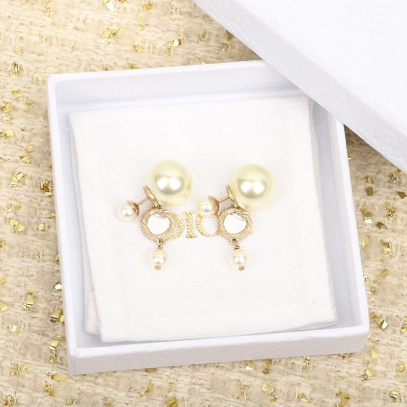 Cut-rate Christian Dior Earrings