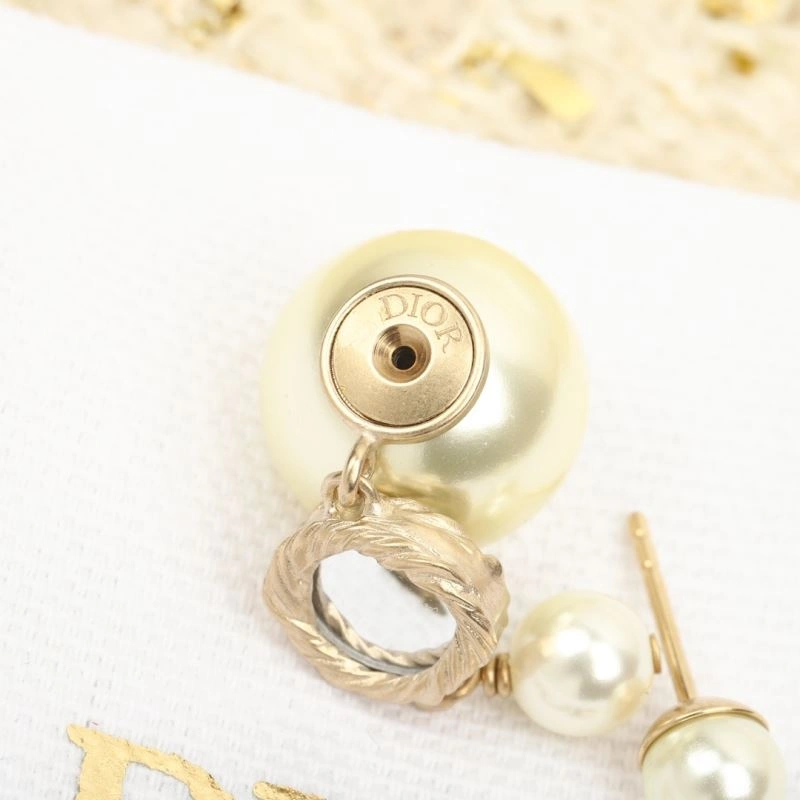 Cut-rate Christian Dior Earrings