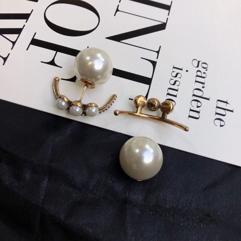 Top match Christian Dior Earrings