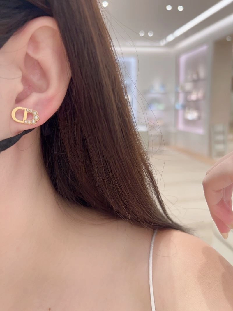 High fidelity Christian Dior Earrings