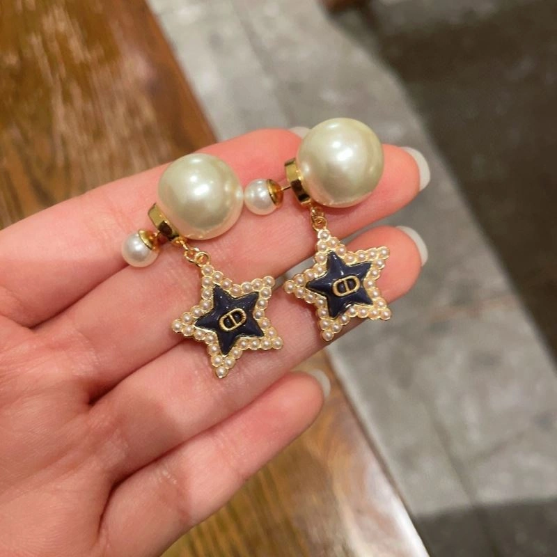Top match Christian Dior Earrings