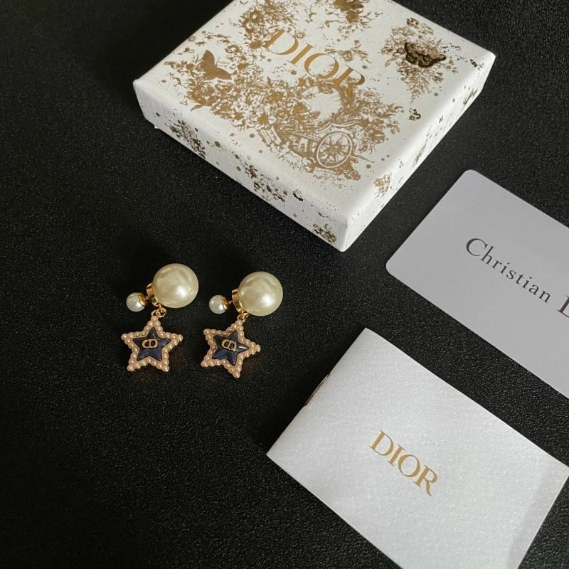 Top match Christian Dior Earrings