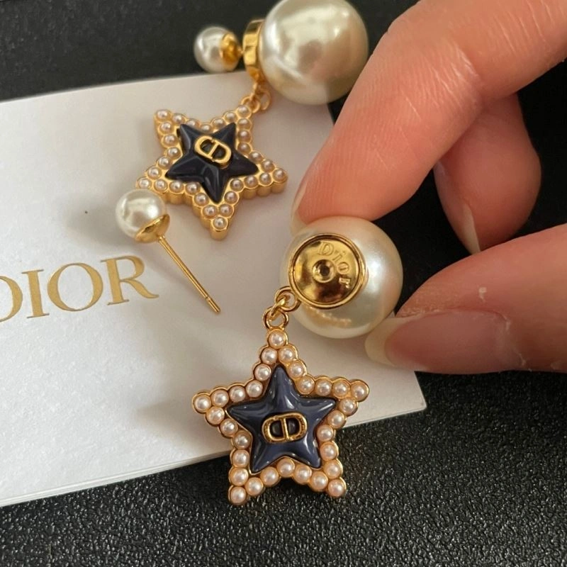 Top match Christian Dior Earrings