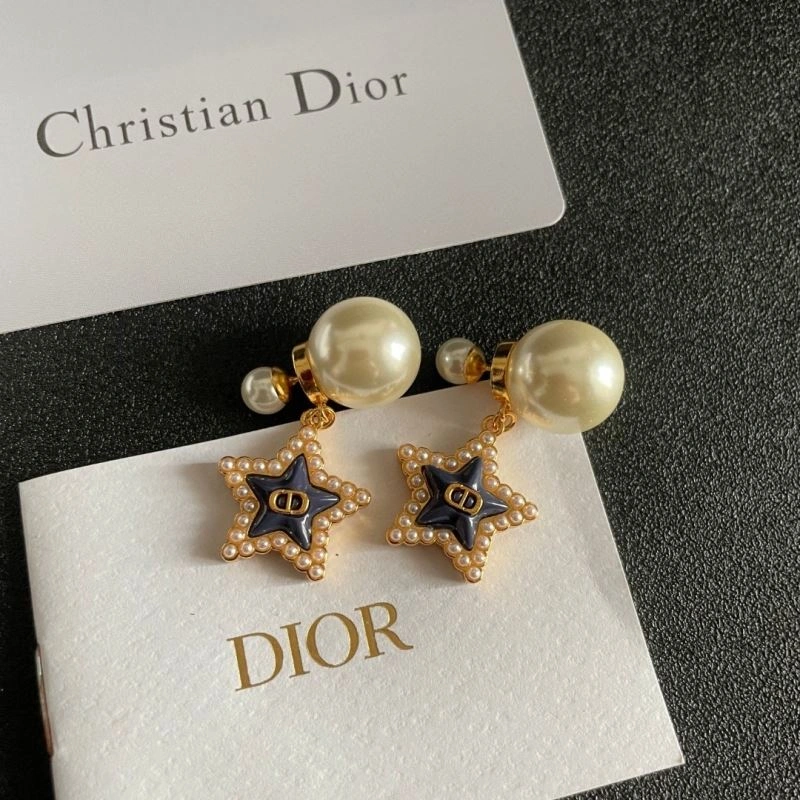 Top match Christian Dior Earrings