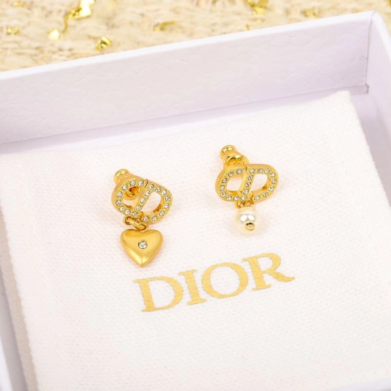Accurate model Christian Dior Earrings