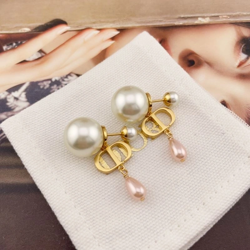 High accuracy Christian Dior Earrings