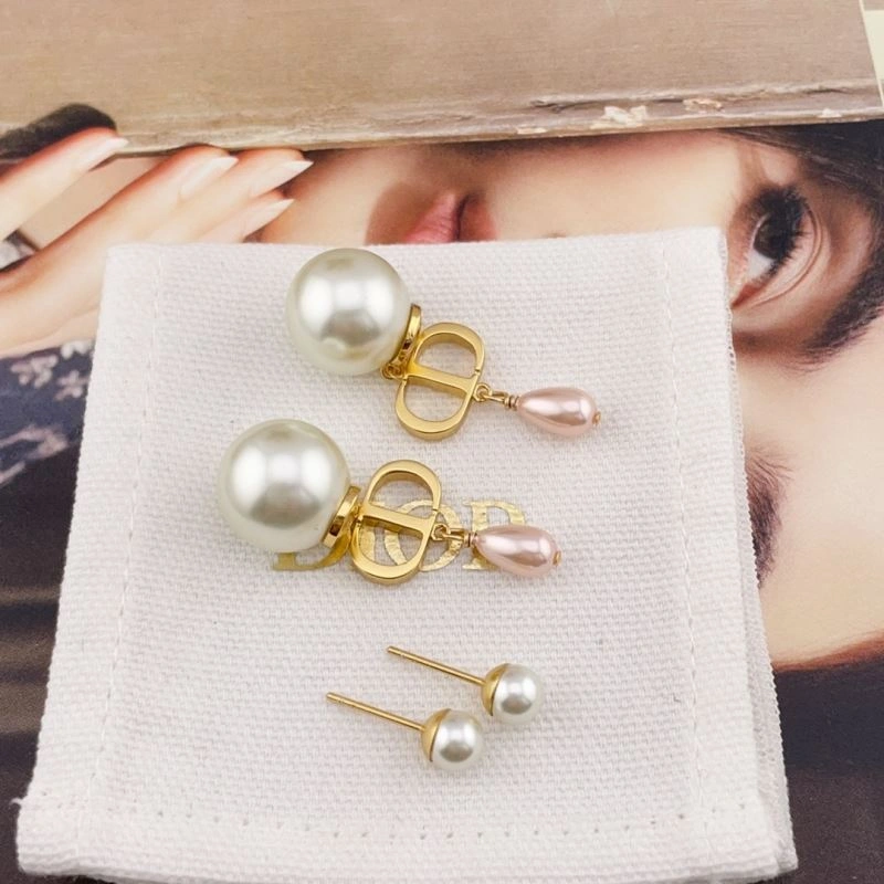 High accuracy Christian Dior Earrings
