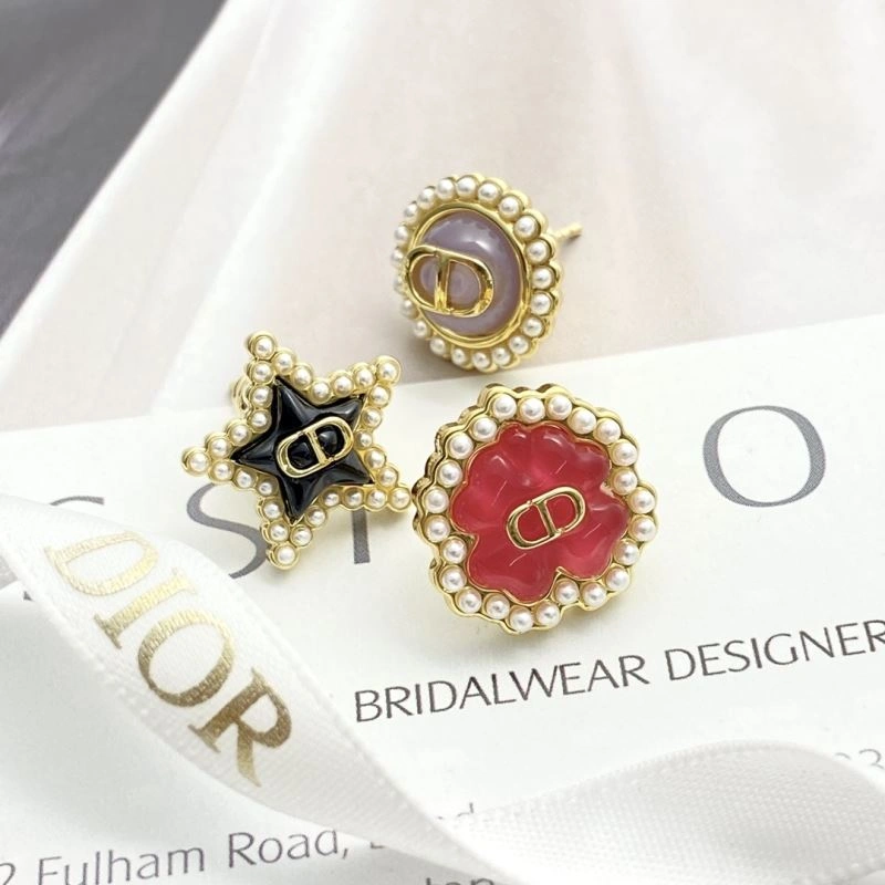 Accurate model Christian Dior Earrings
